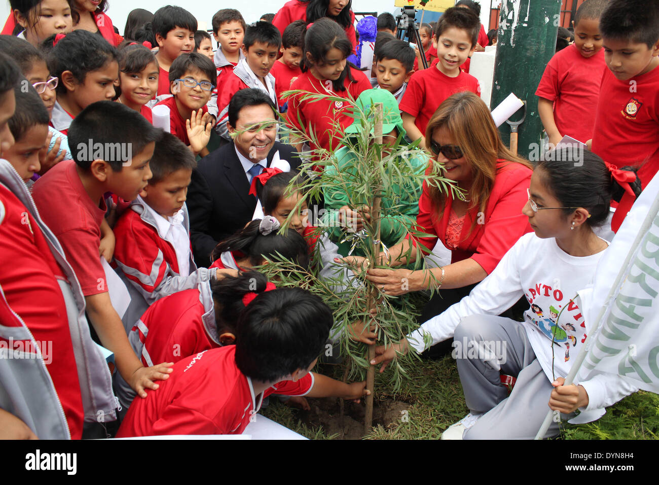 Jesus Maria, Peru. 22nd Apr, 2014. Children participate in symbolic ...