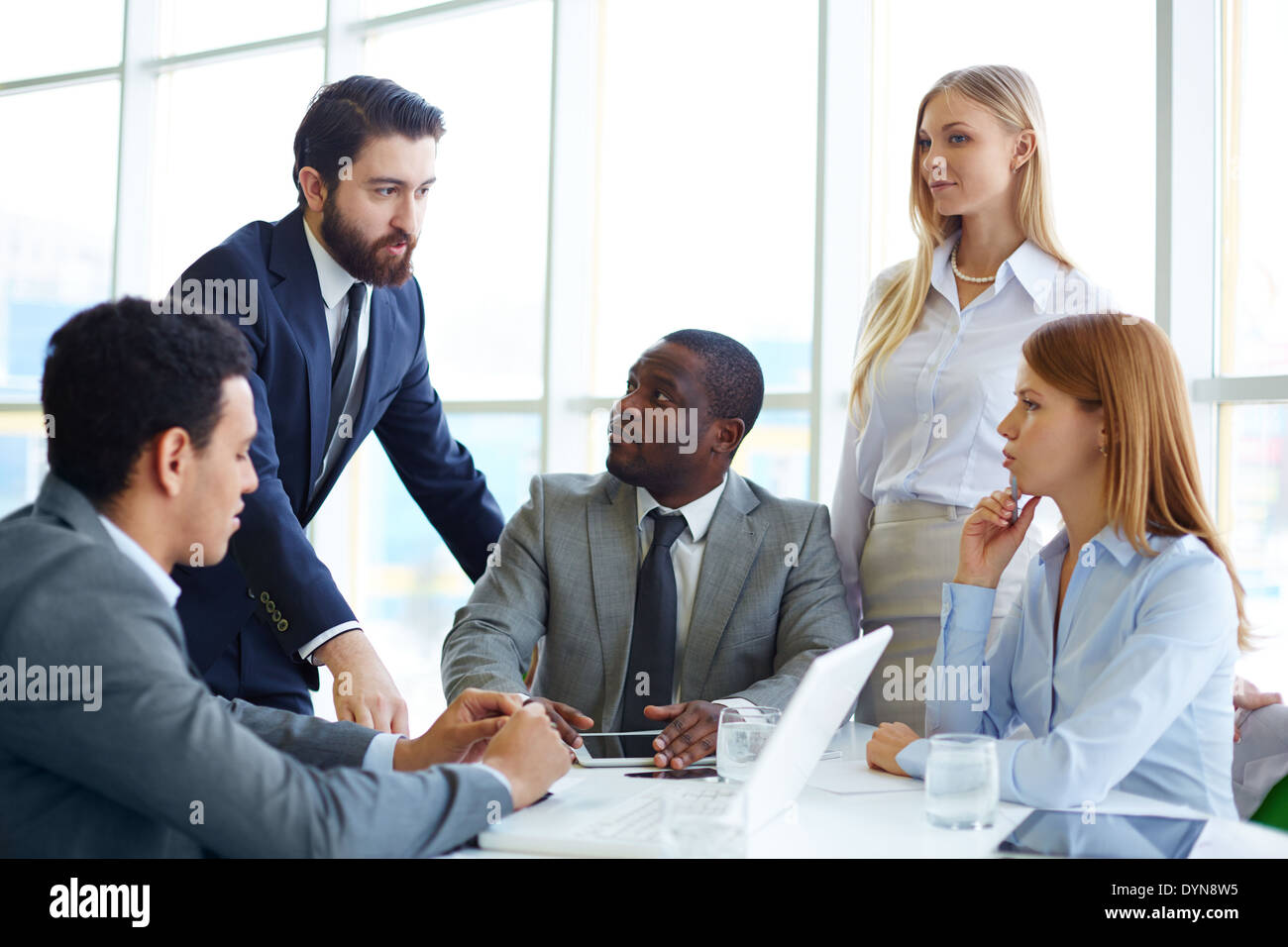 Boss communicating hi-res stock photography and images - Alamy