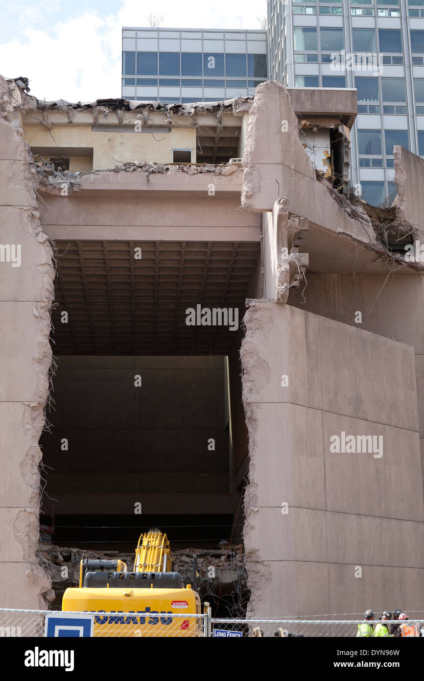Concrete building demolition hi-res stock photography and images - Alamy
