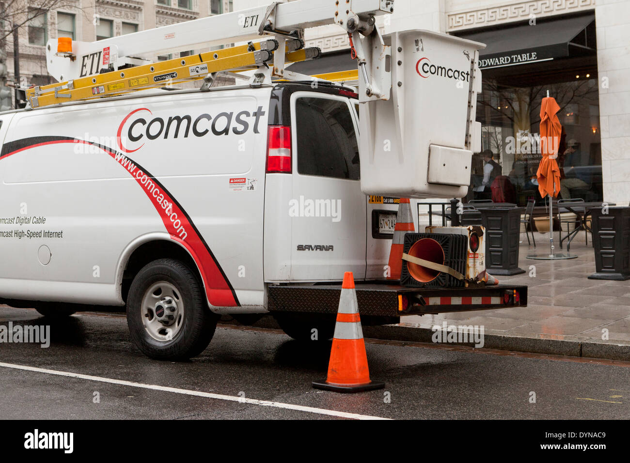 Cable truck hi-res stock photography and images - Alamy
