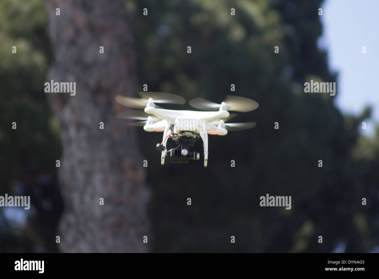 Man flying unmanned aerial hi-res stock photography and images - Alamy