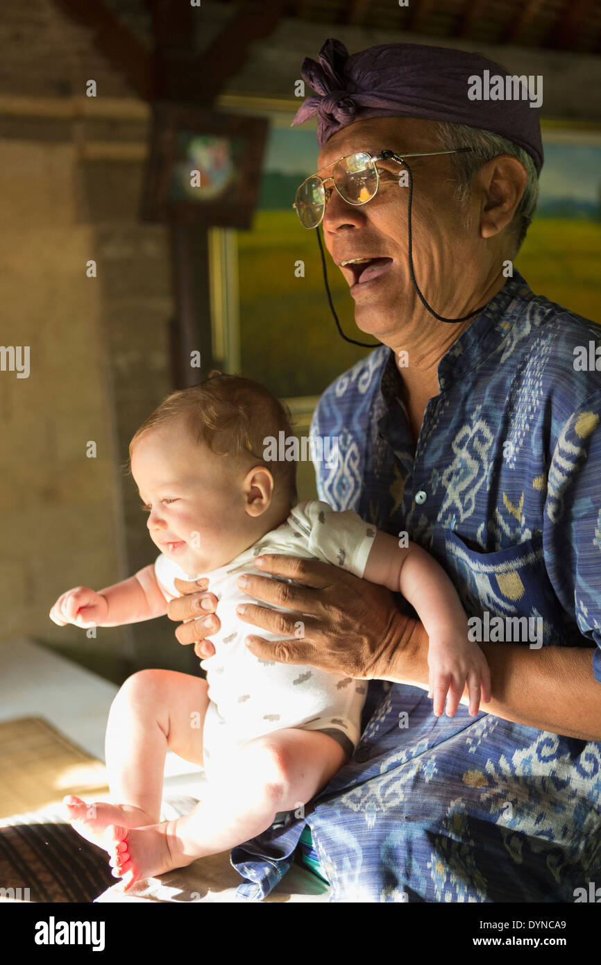 Concierge uniform hi-res stock photography and images - Alamy