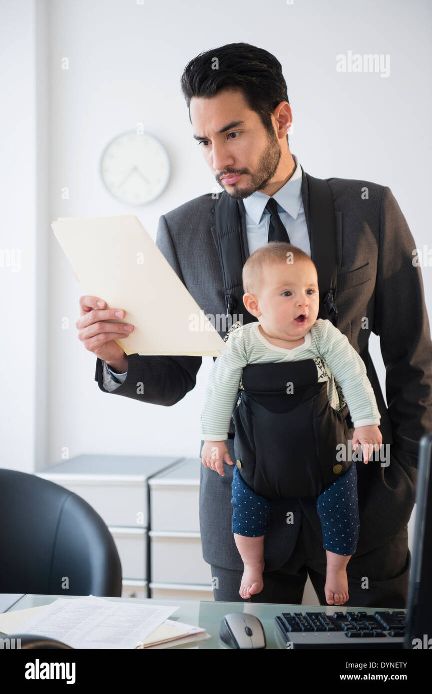 Asian businessman child hi-res stock photography and images - Alamy