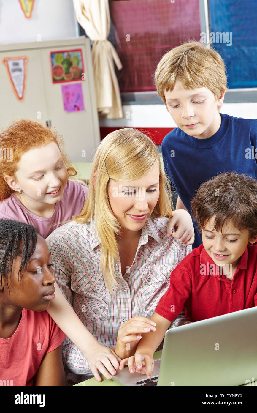 Computer in kindergarten classroom hi-res stock photography and images ...