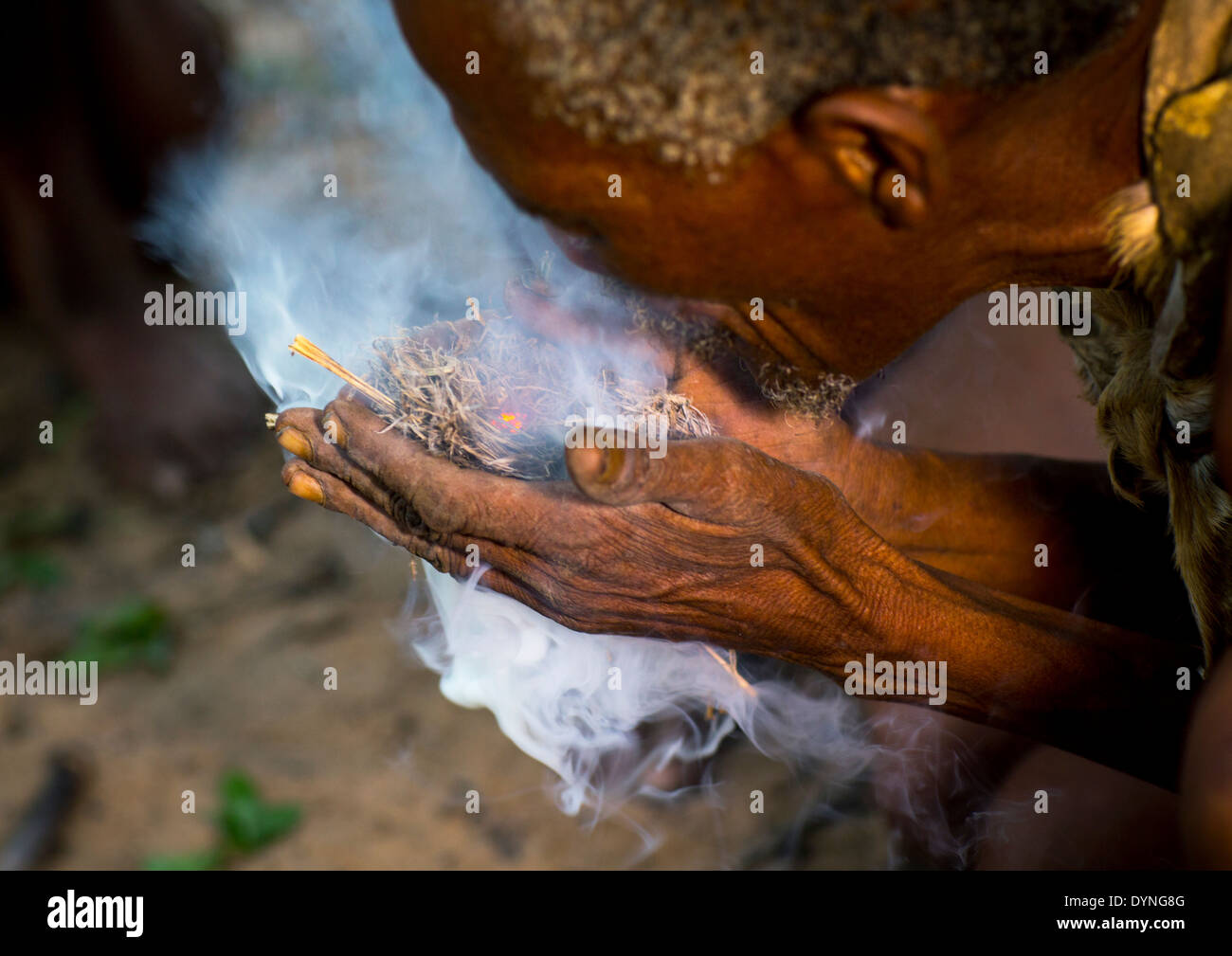 Aboriginal fire making hi-res stock photography and images - Alamy
