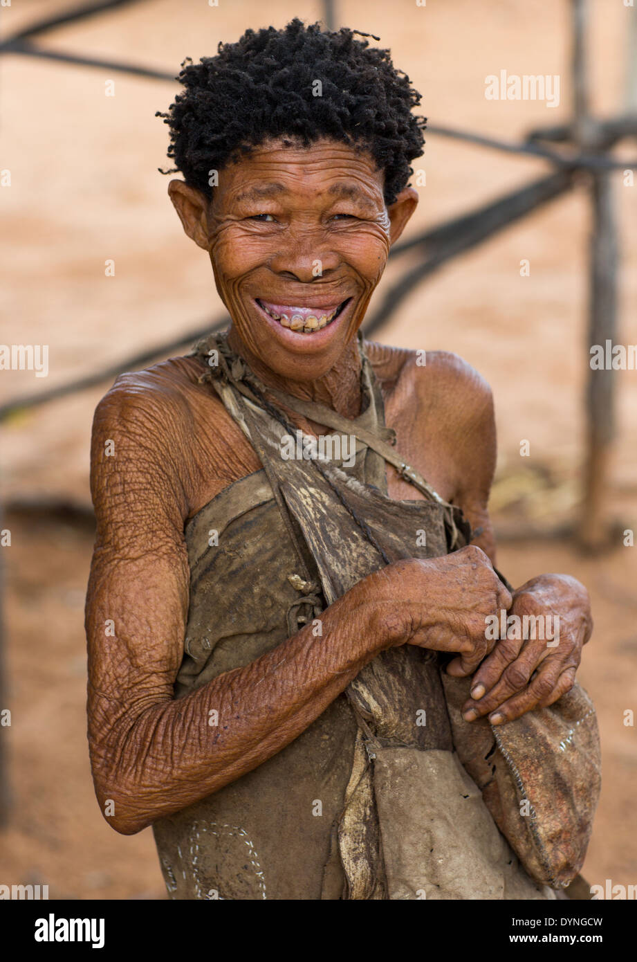 Bushman woman tsumkwe namibia hi-res stock photography and images - Alamy