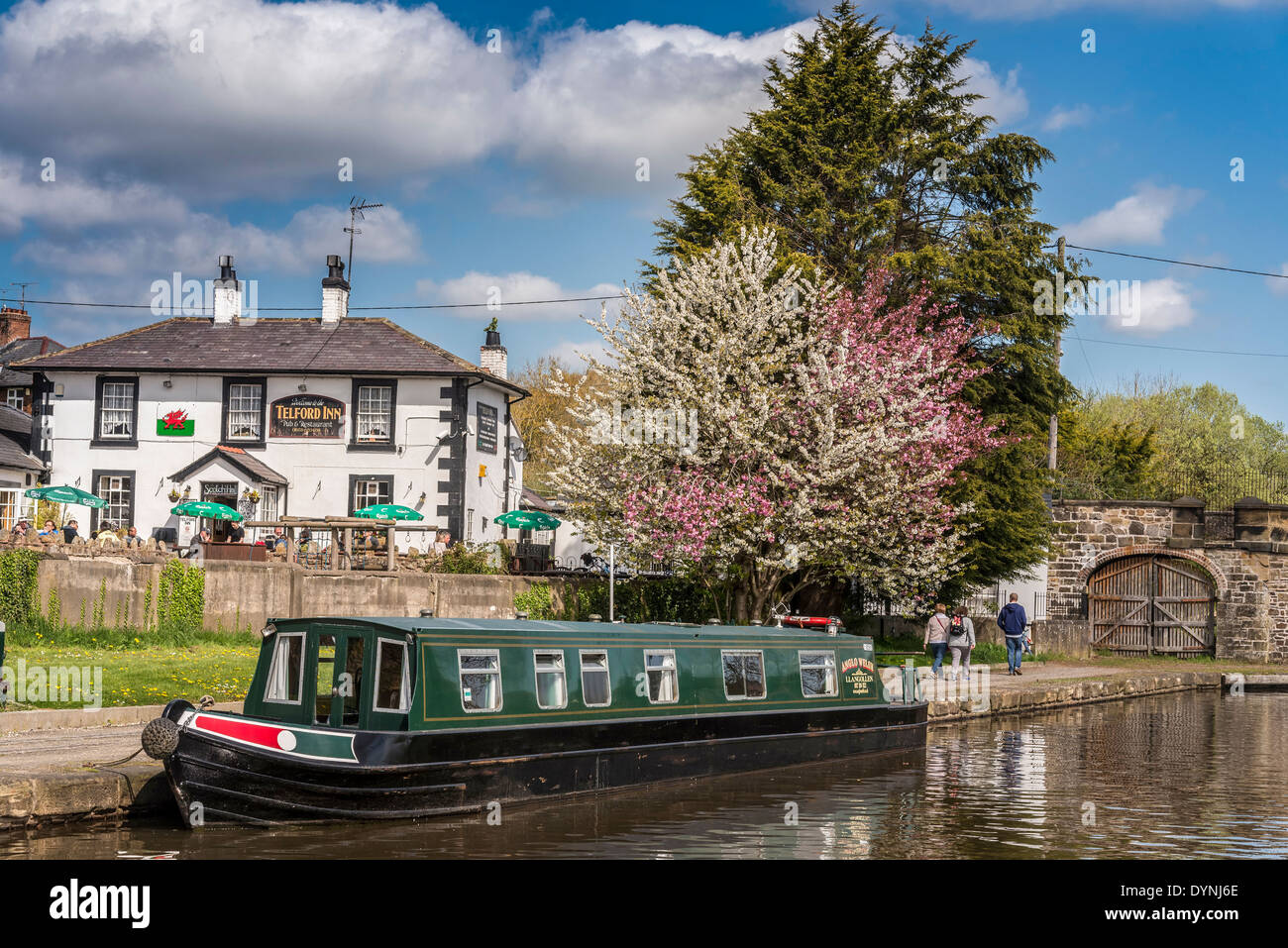 Llangollen aqueduct hi-res stock photography and images - Alamy