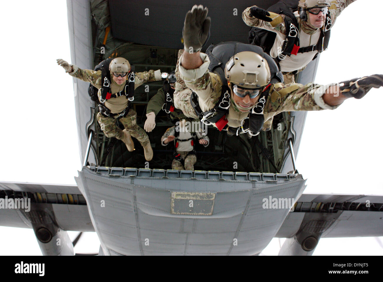 US Navy Special Operation commandos with the Explosive Ordnance ...