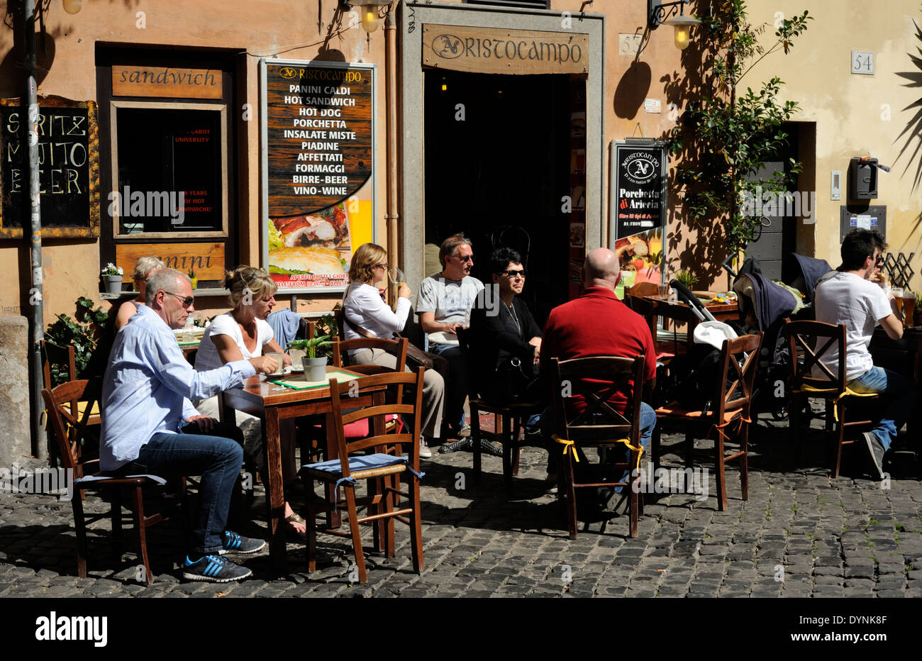 Italian sidewalk cafe hi-res stock photography and images - Alamy