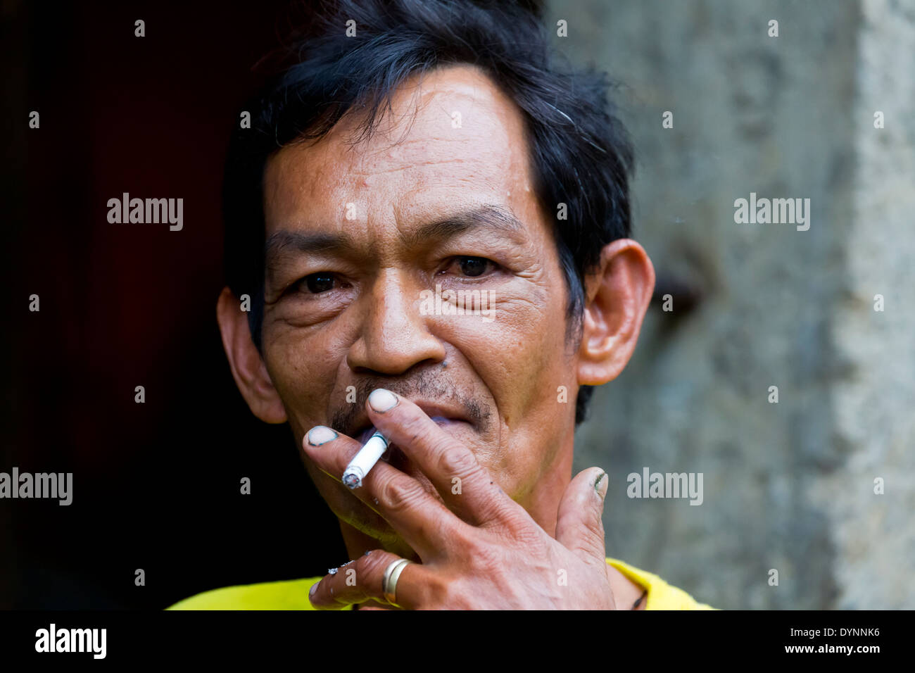 Philippines smoking hi-res stock photography and images - Alamy