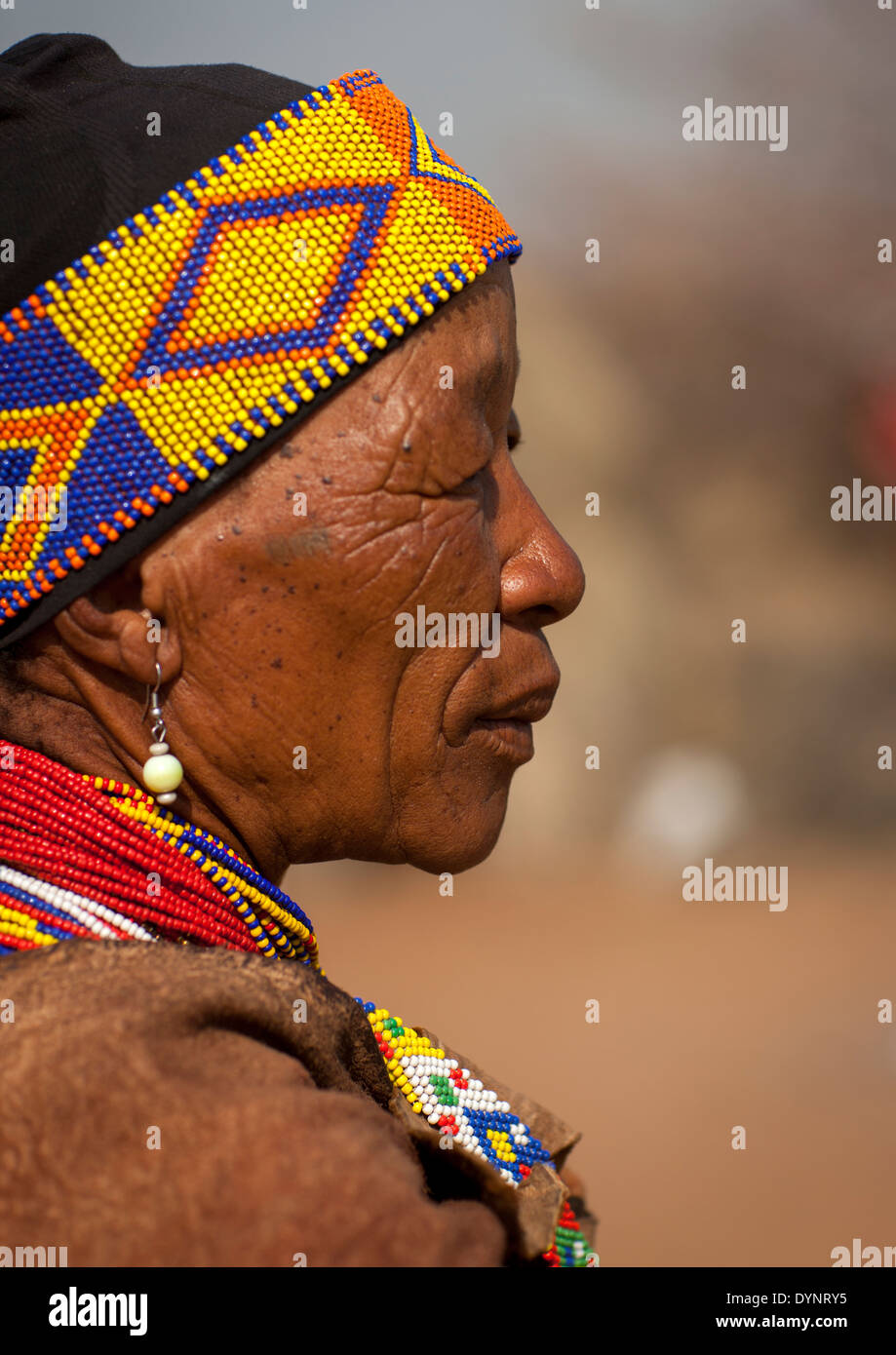 Bushman woman tsumkwe namibia hi-res stock photography and images - Alamy