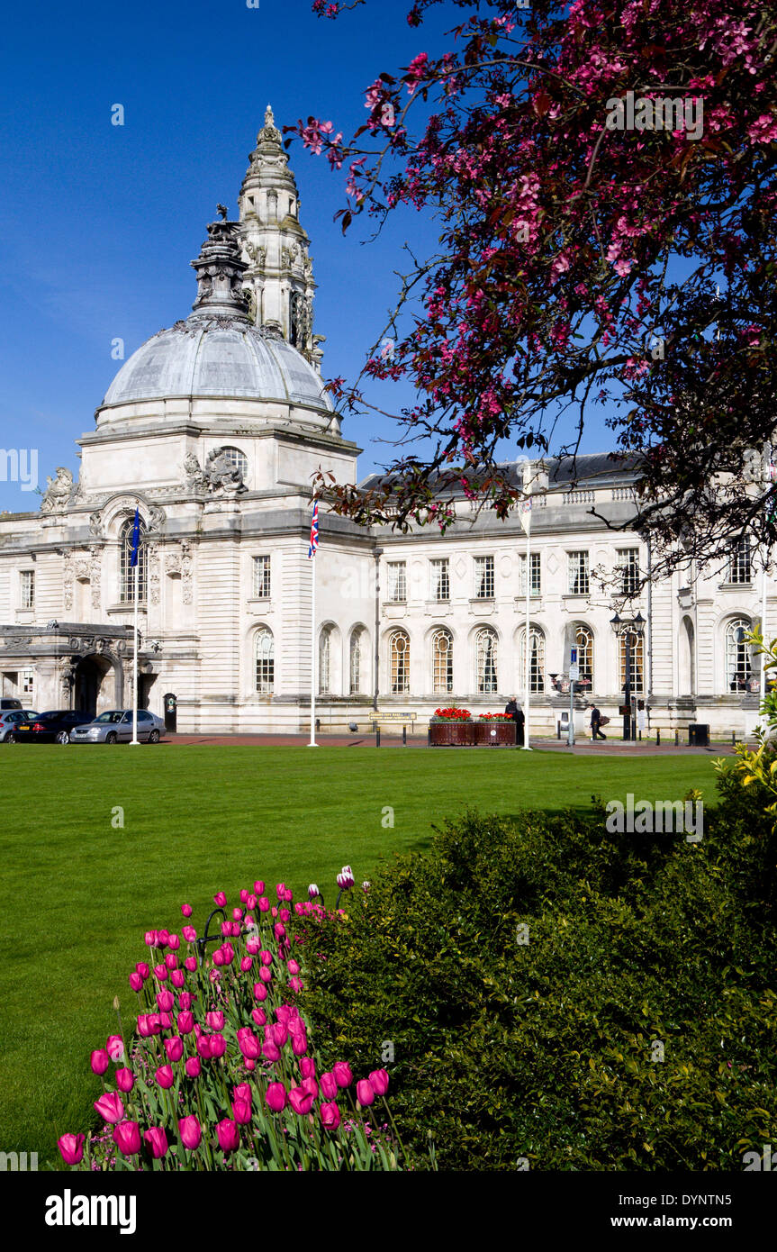 Cardiff City Hall, Cathays Park, Cardiff, South Wales Stock Photo - Alamy