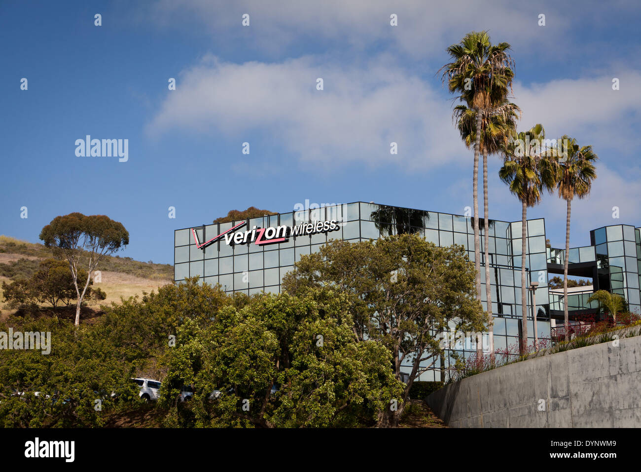 Verizon building hi-res stock photography and images - Alamy
