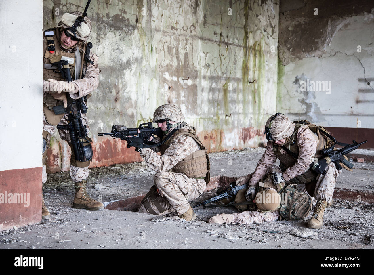 Us marines uniform hi-res stock photography and images - Alamy