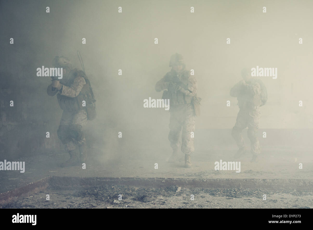 Us marines in action hi-res stock photography and images - Alamy