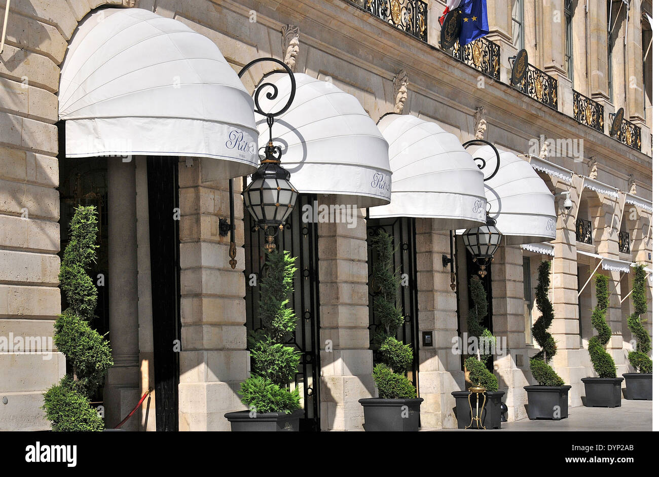 The ritz paris exterior hi-res stock photography and images - Alamy