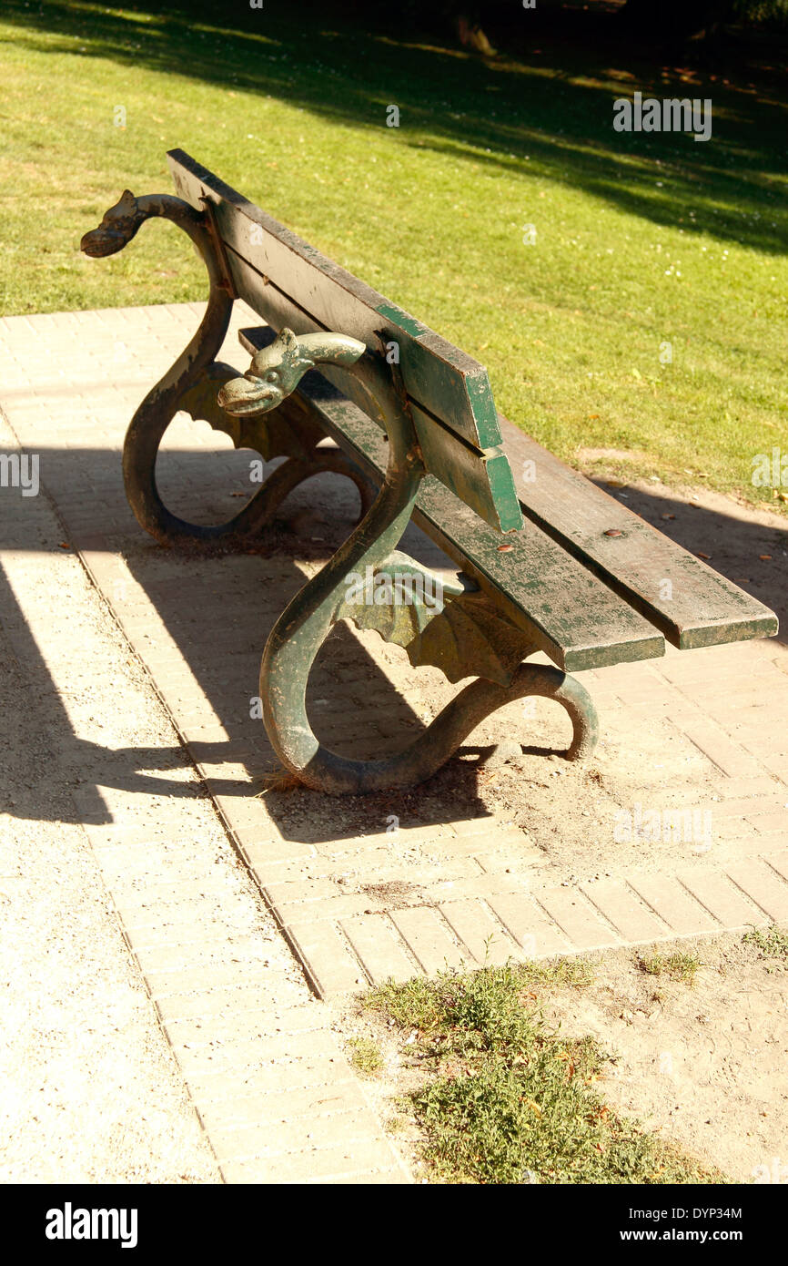 Bench dragon hi-res stock photography and images - Alamy