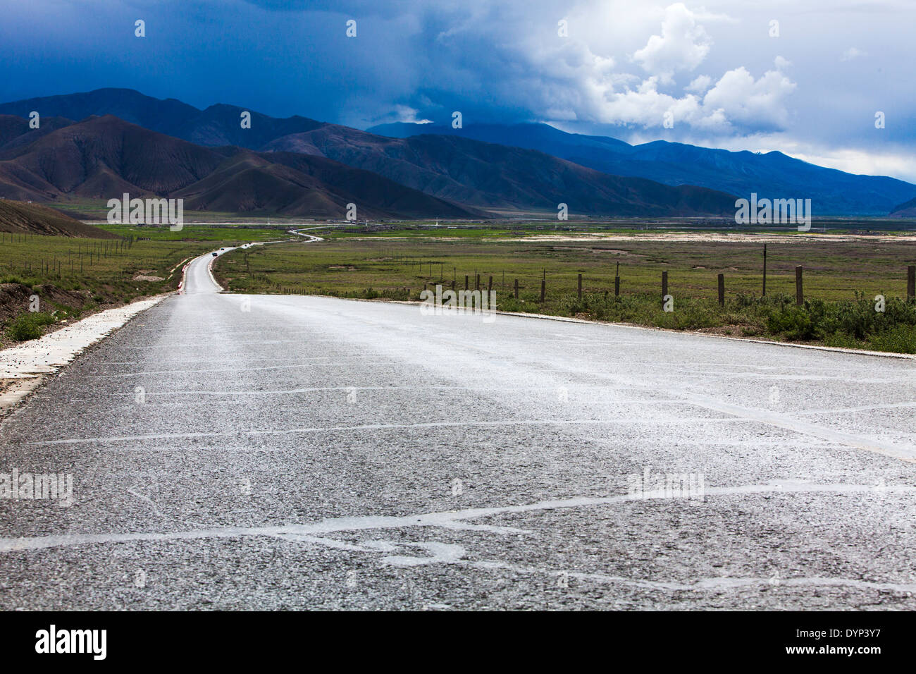Road in Tibet, China Stock Photo - Alamy