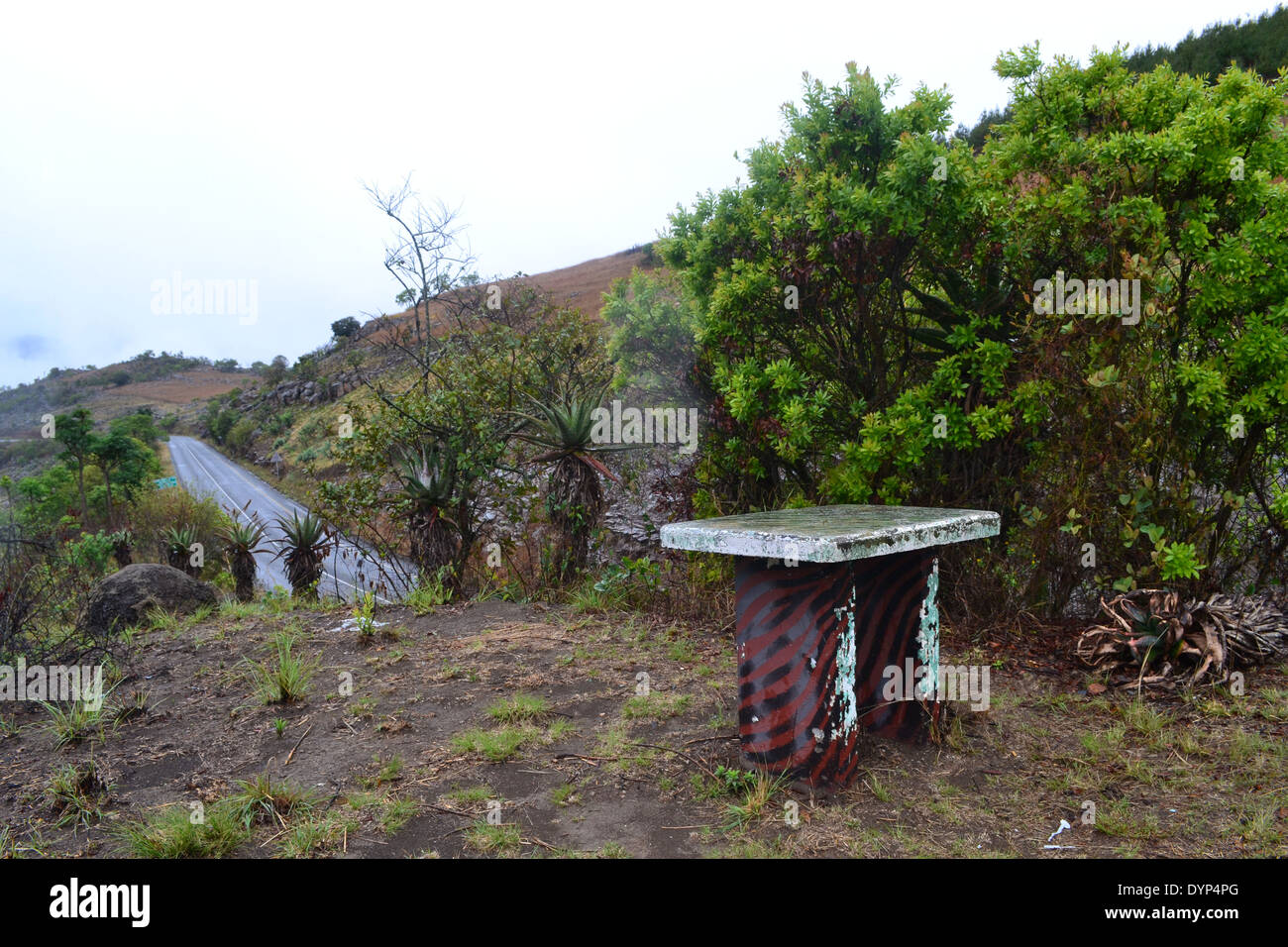 Roadside bench hi-res stock photography and images - Alamy