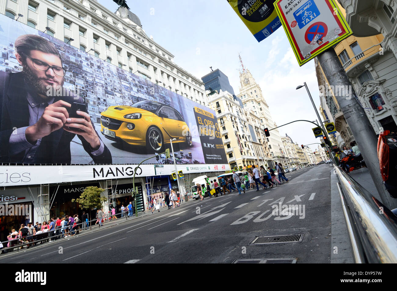 Street in Madrid with huge Advertisement board Stock Photo - Alamy