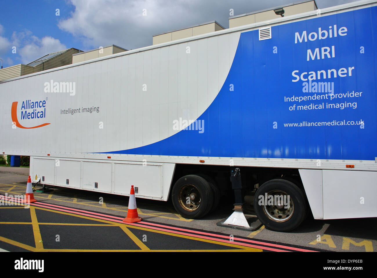 Mobile MRI scanner vehicle machine Stock Photo - Alamy
