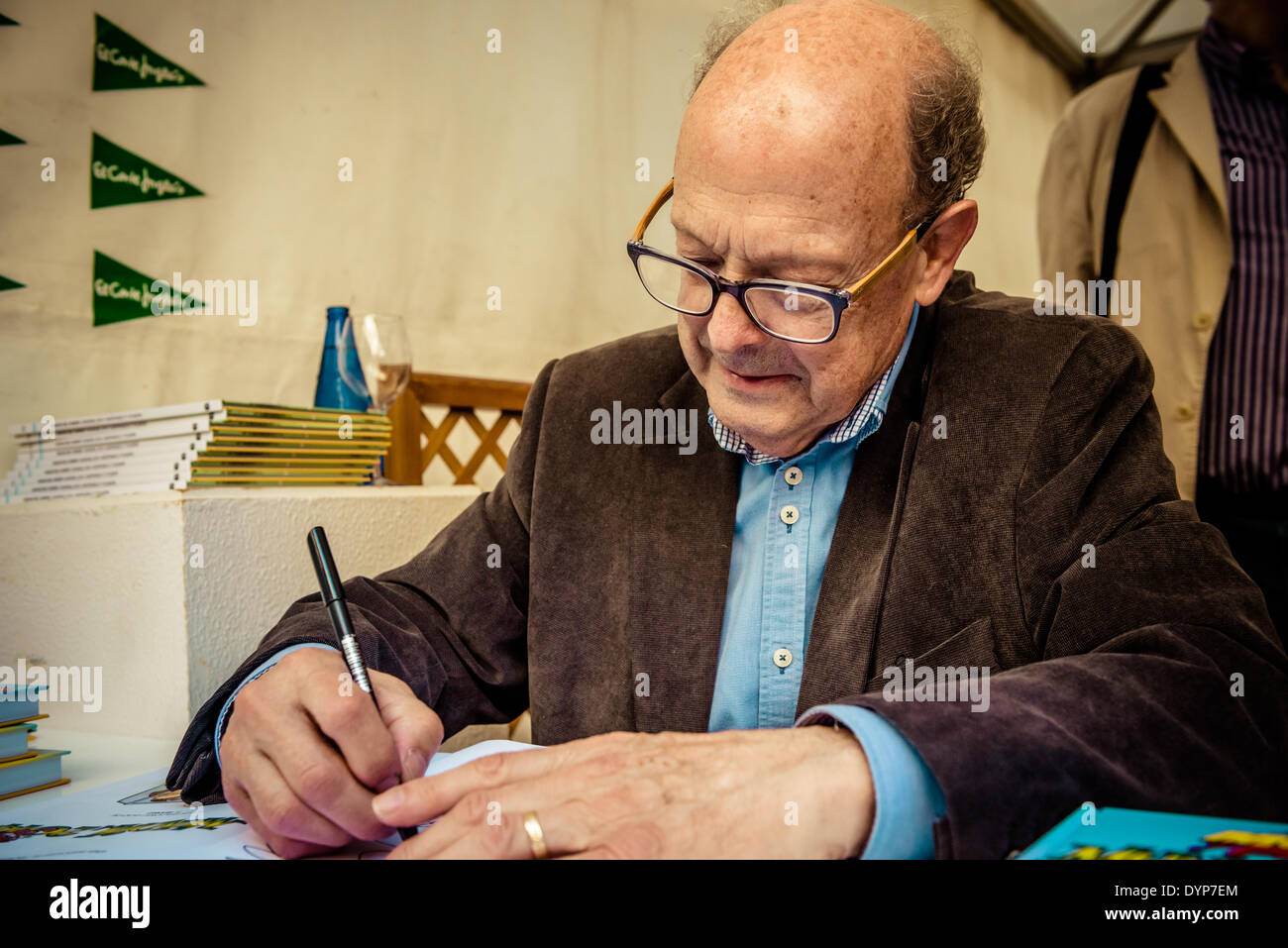 Comic book artist hi-res stock photography and images - Alamy