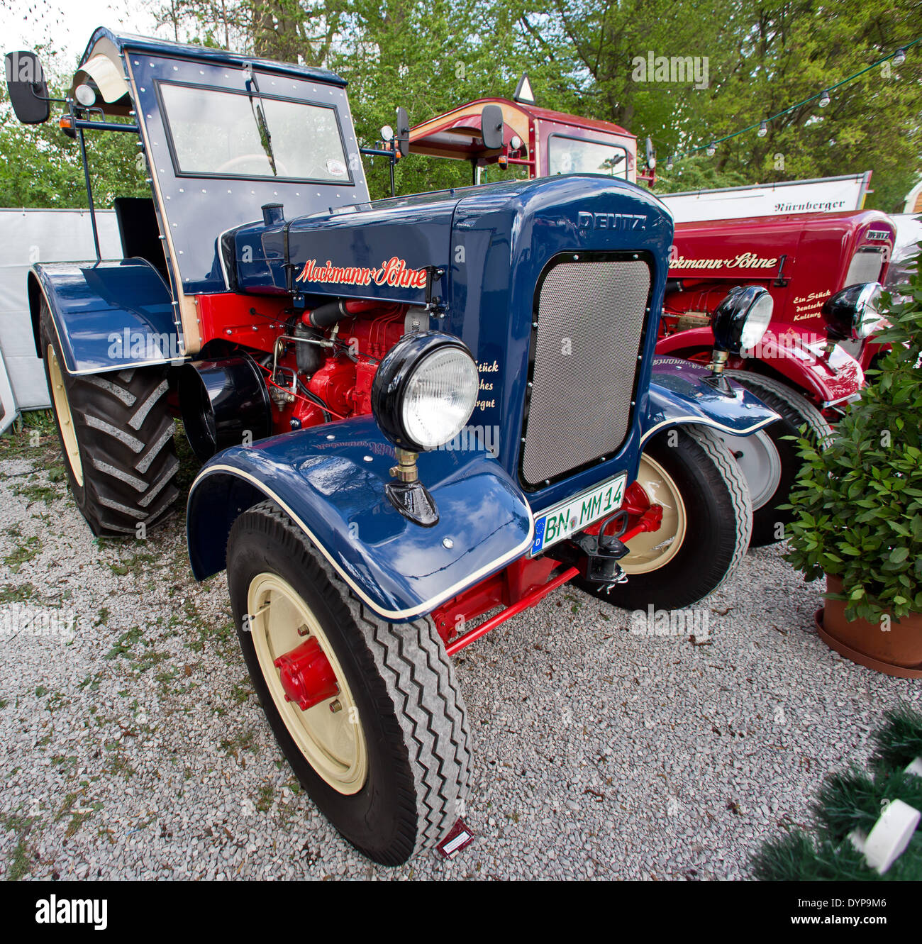 Historic tractors hi-res stock photography and images - Alamy
