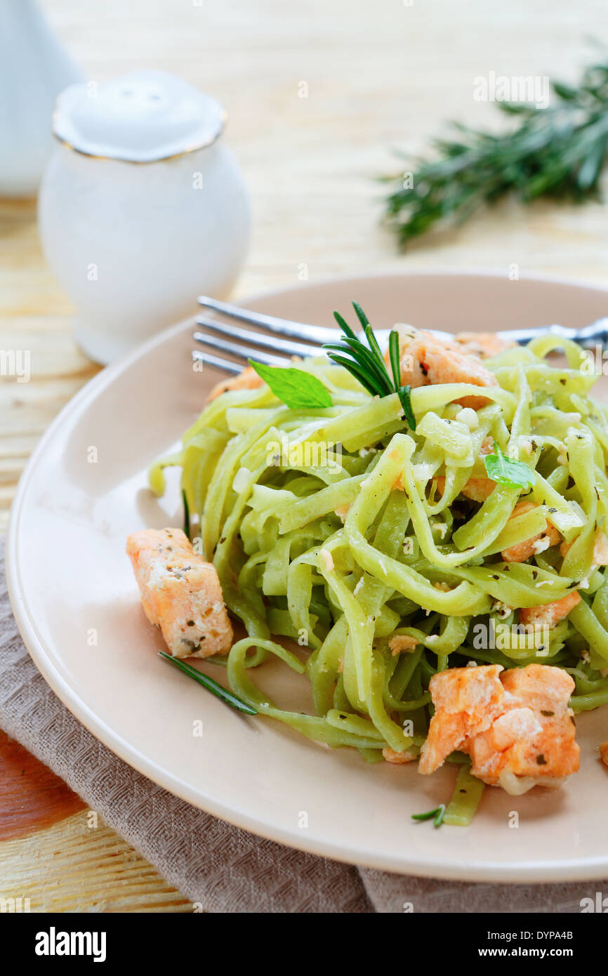Fish pasta spinach hi-res stock photography and images - Alamy