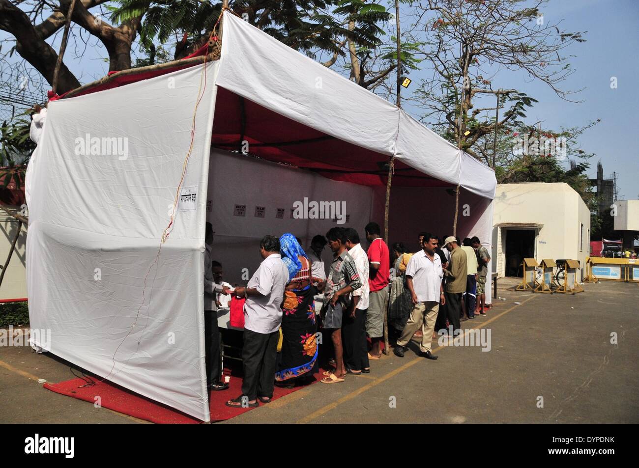 Polling booth queue hi-res stock photography and images - Alamy