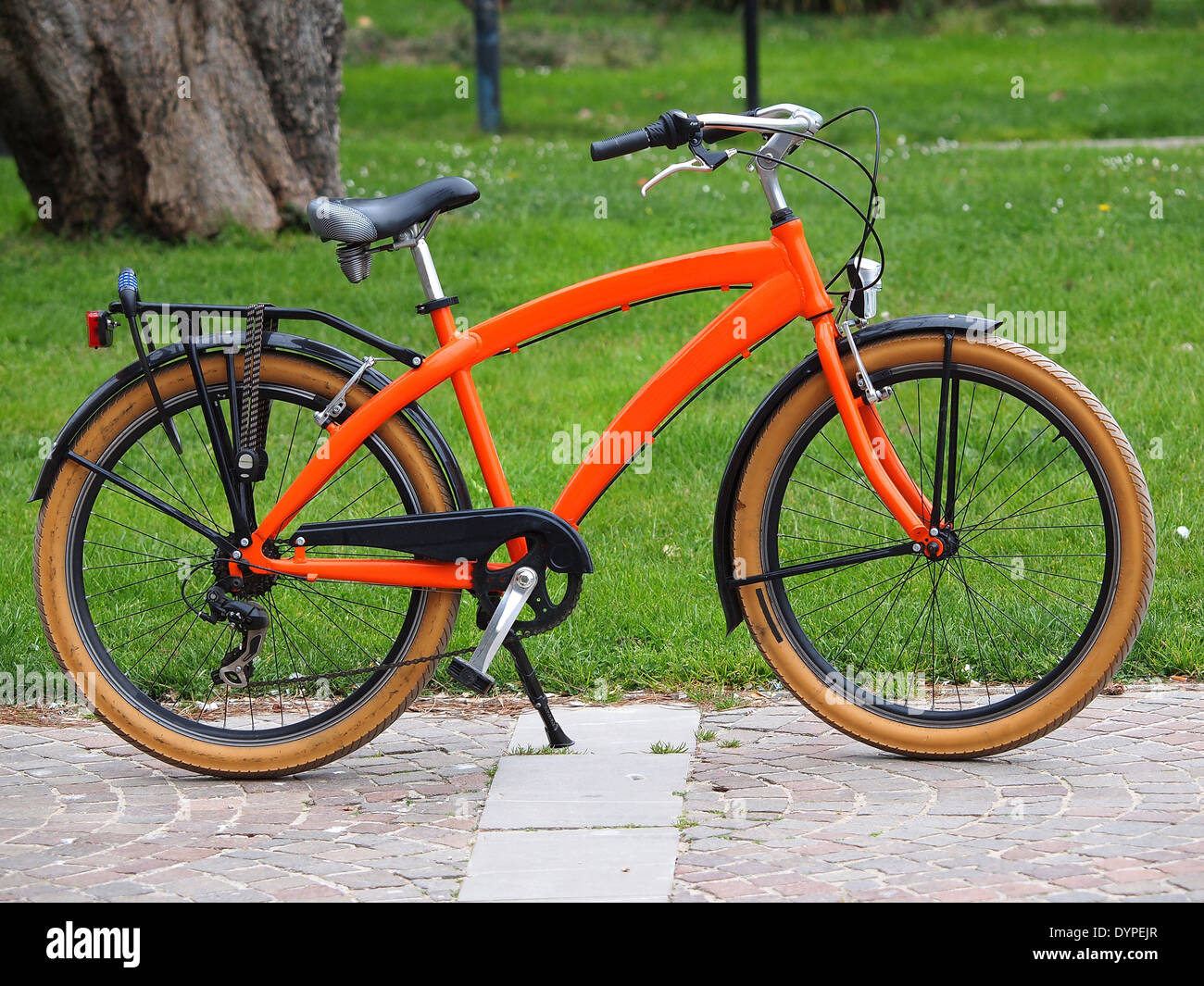 Plain bike hi-res stock photography and images - Alamy