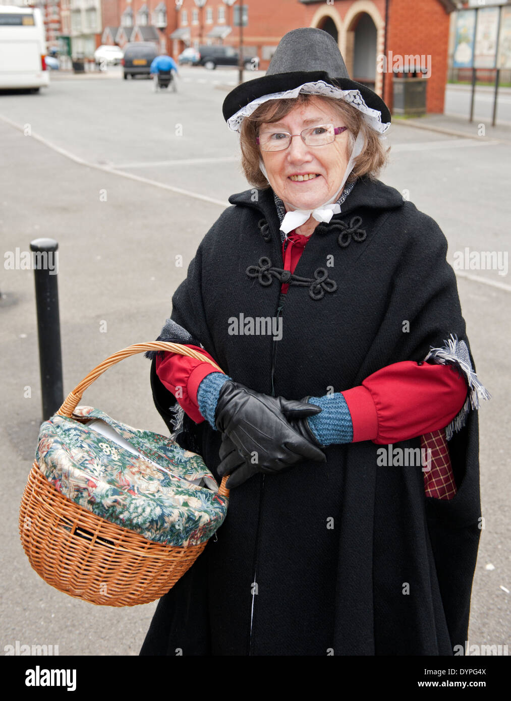 Traditional welsh costume hi-res stock photography and images - Alamy