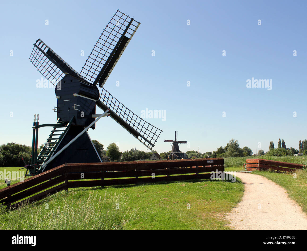 17th century dutch windmills hi-res stock photography and images - Alamy