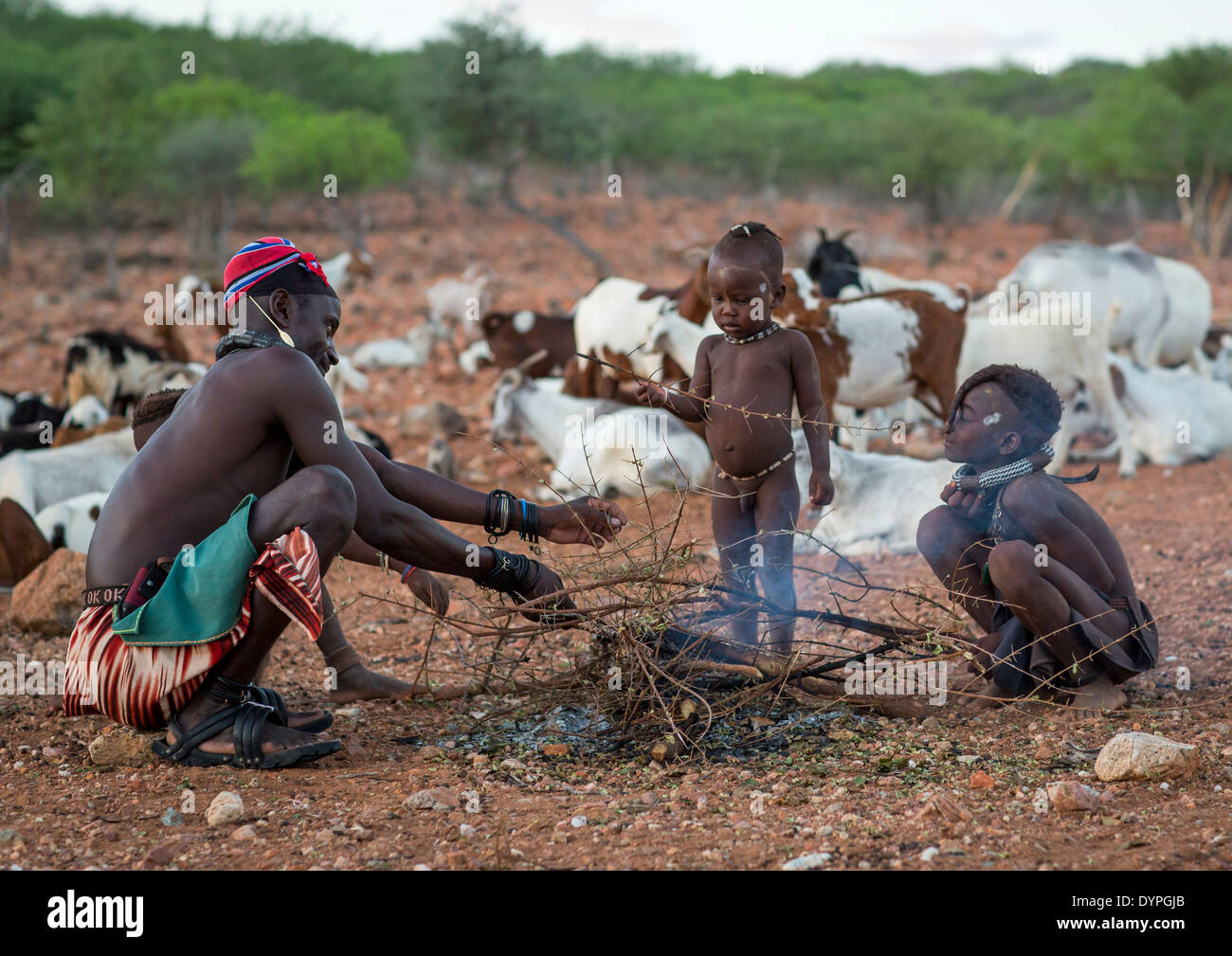 Himba family kaokoveld namibia hi-res stock photography and images - Alamy