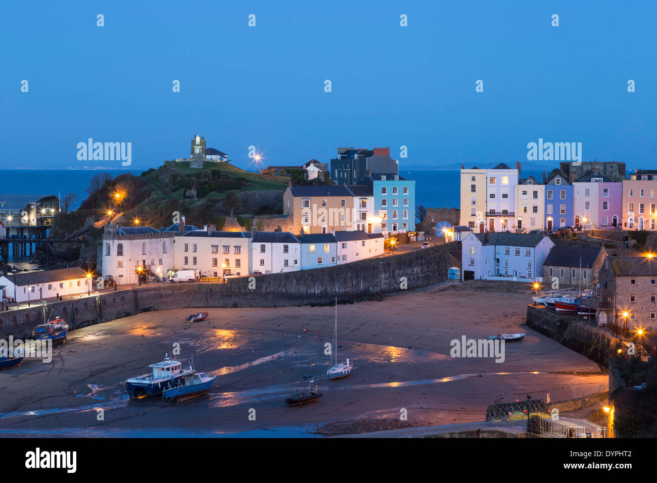 Tenby harbour night hi-res stock photography and images - Alamy
