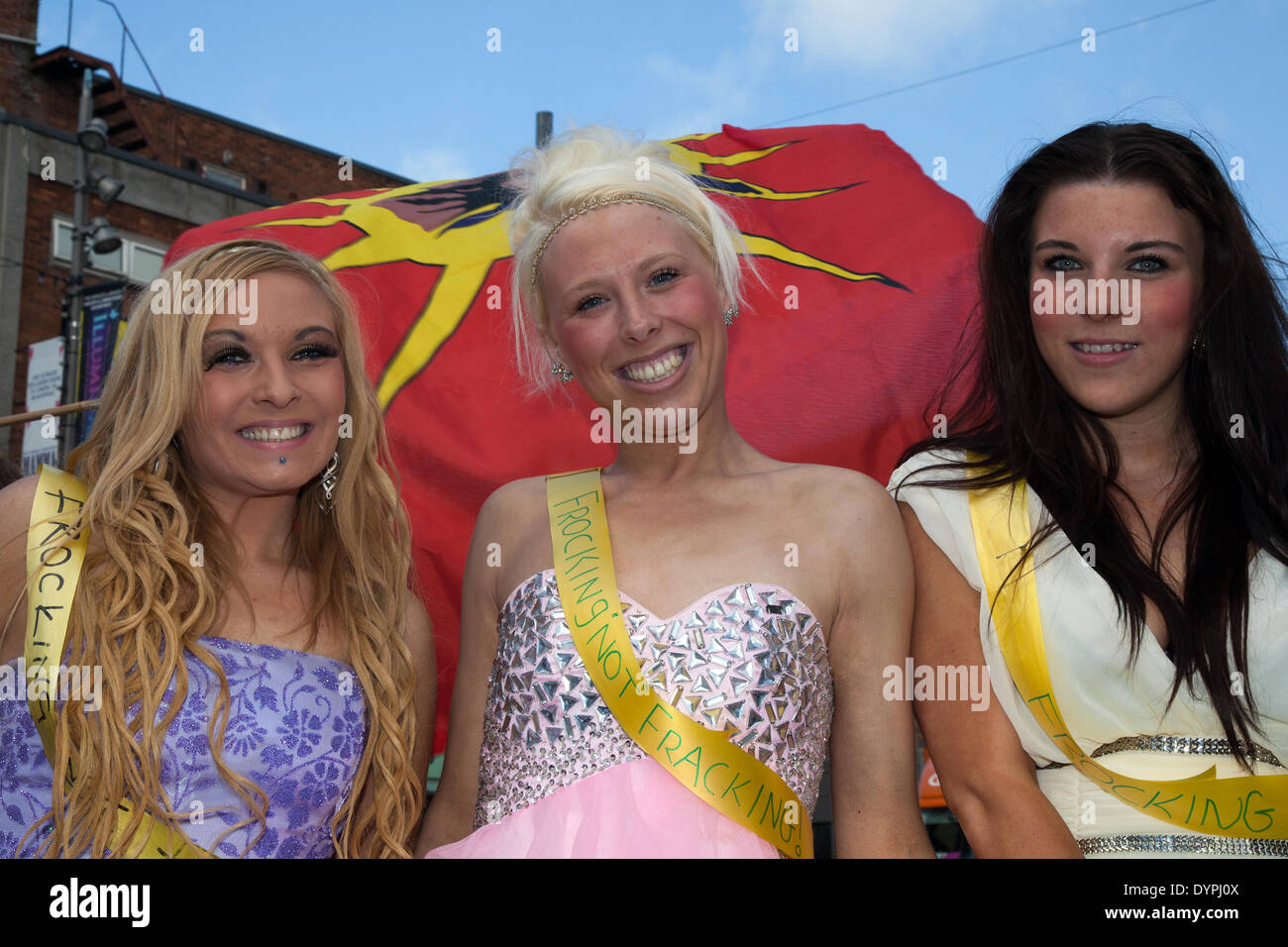 Wearing green sash sashes hi-res stock photography and images - Alamy