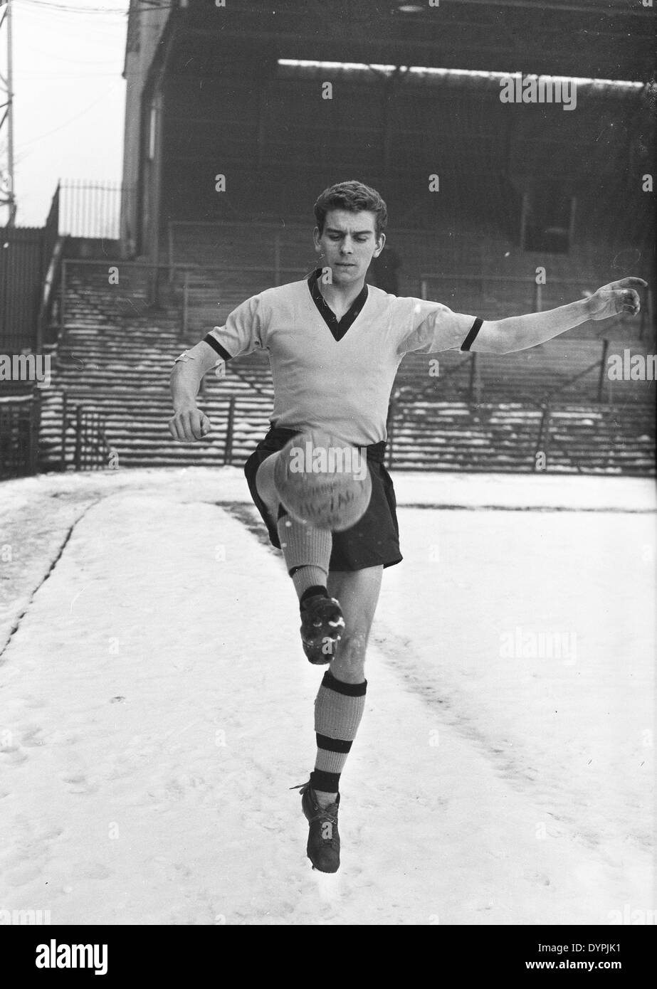 Bobby mason wolves hi-res stock photography and images - Alamy