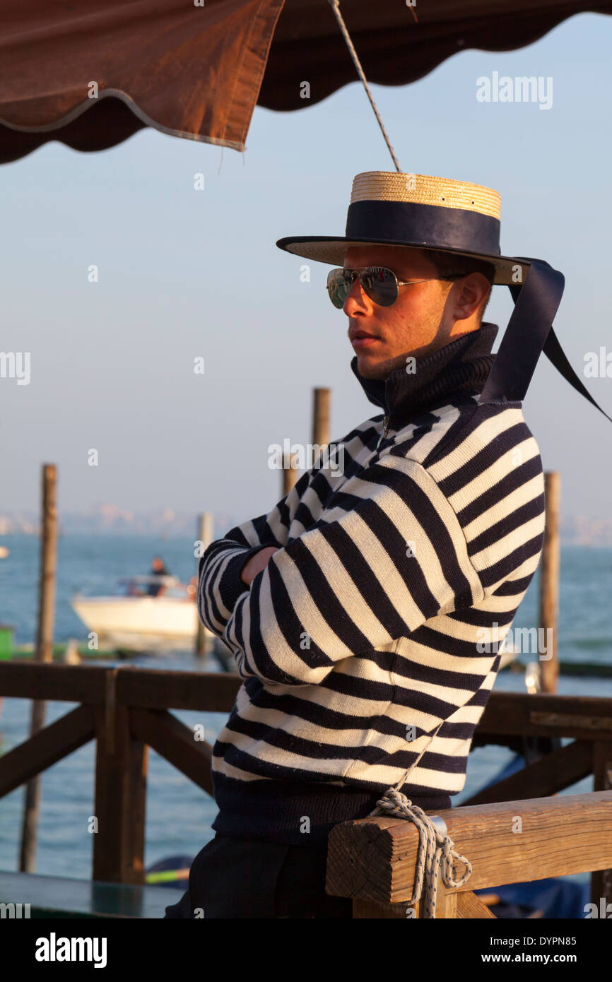Venice gondolier hi-res stock photography and images - Alamy