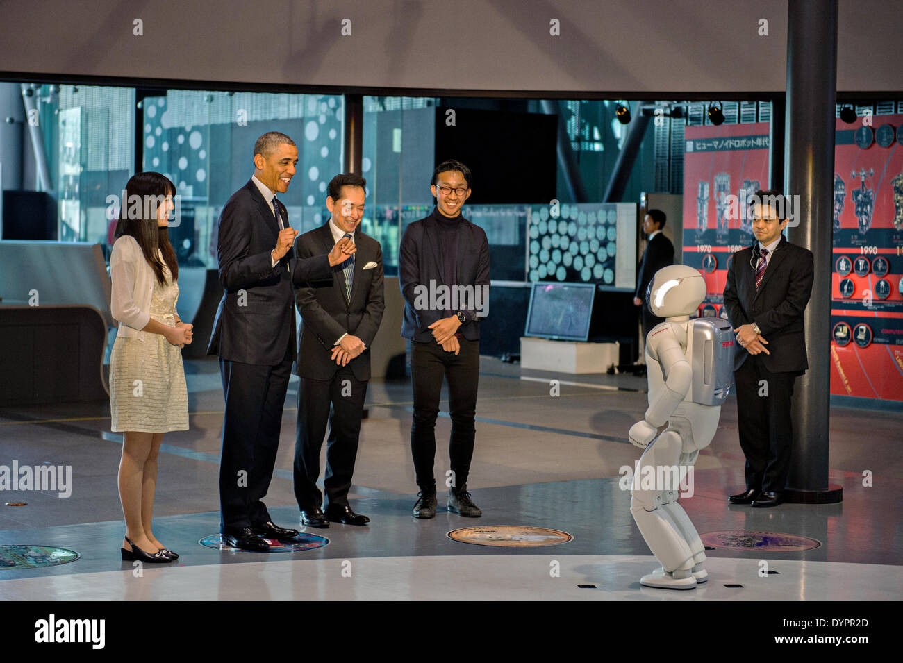 US President Barack Obama with Miraikan Director and astronaut Mamoru ...