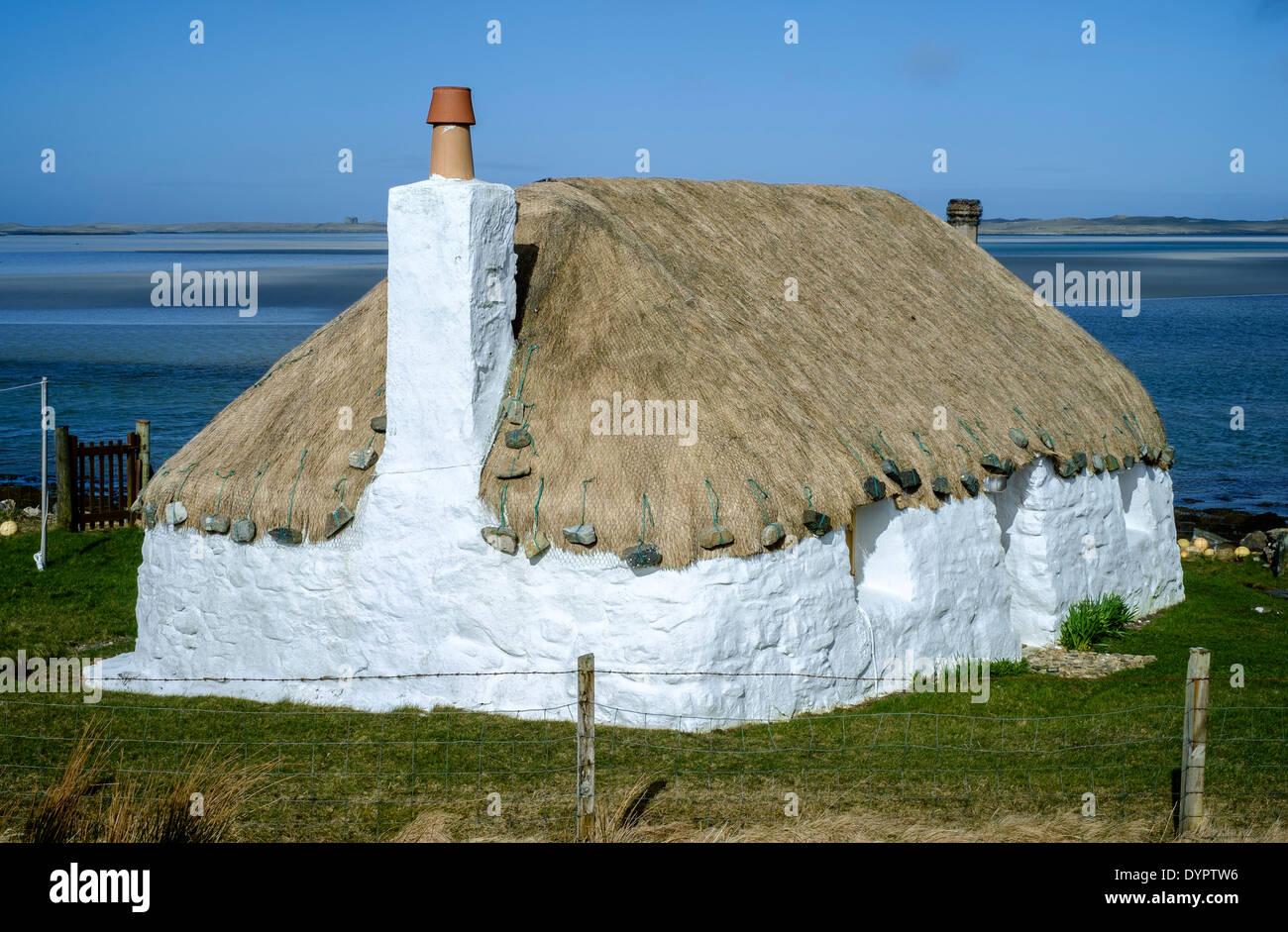 North uist traditional croft house hi-res stock photography and images ...