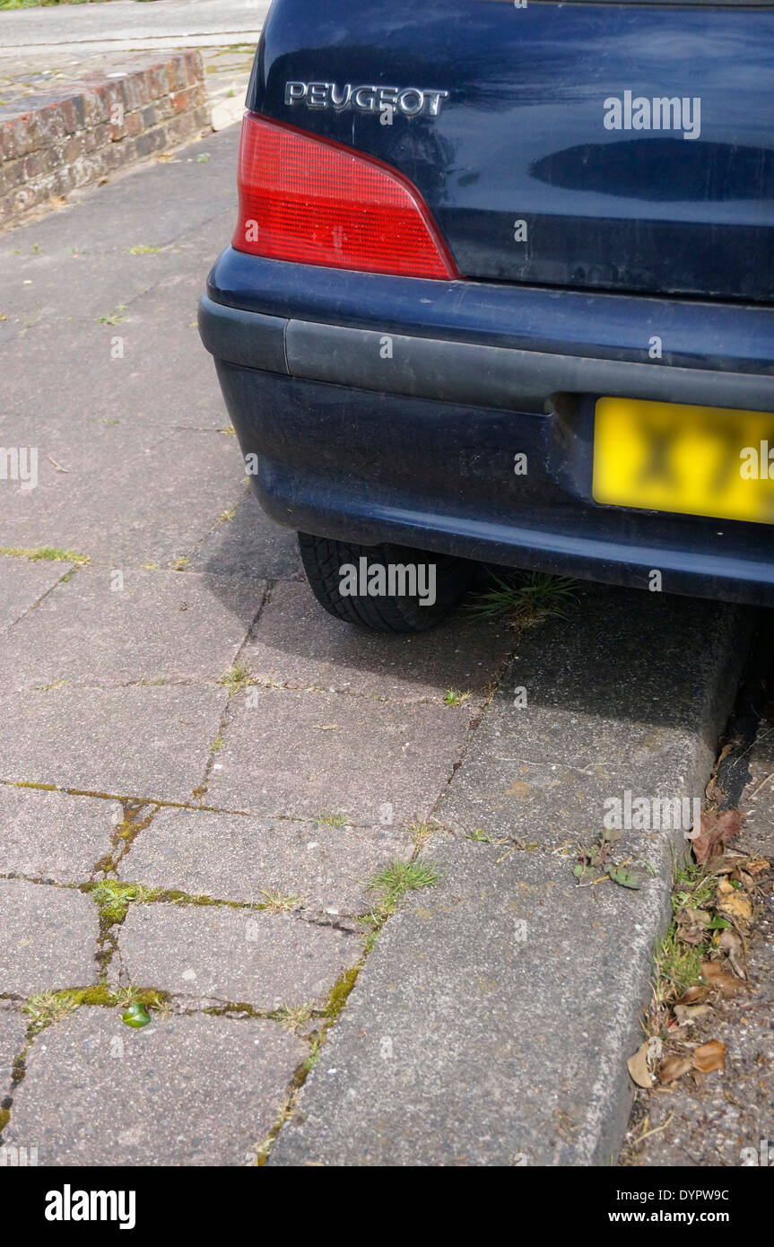Kerbside obstruction hi-res stock photography and images - Alamy