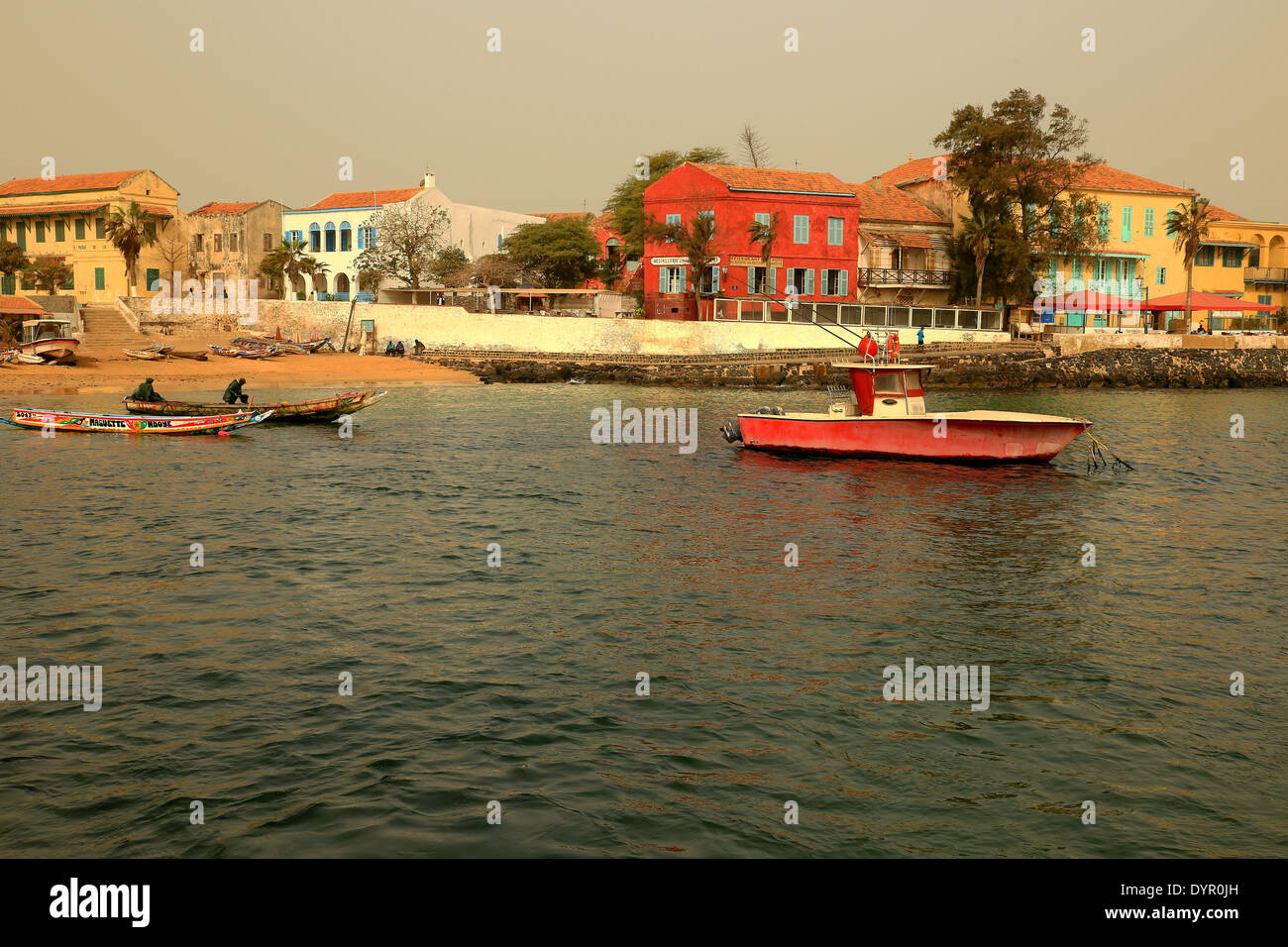 Senegal island gorée building colonial hi-res stock photography and ...