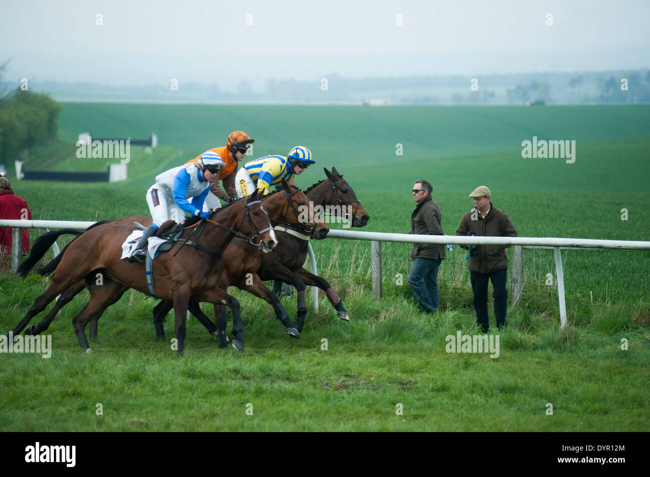 National hunt horse racing hi-res stock photography and images - Alamy