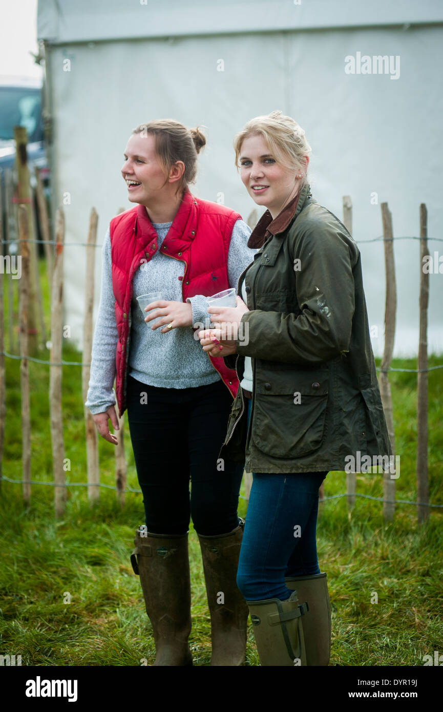 The country girls hi-res stock photography and images - Alamy