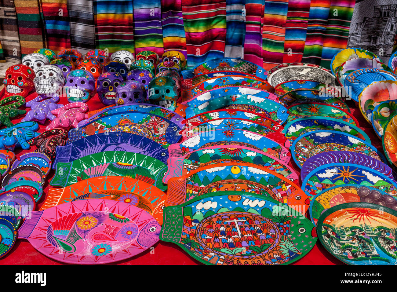 Mexico handicrafts crafts hi-res stock photography and images - Alamy