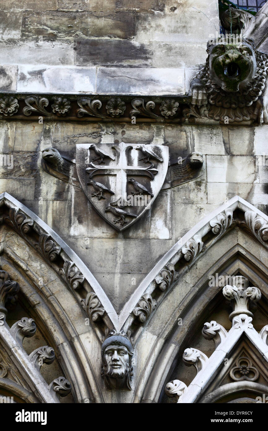 Royal coat of arms british shield hi-res stock photography and images ...