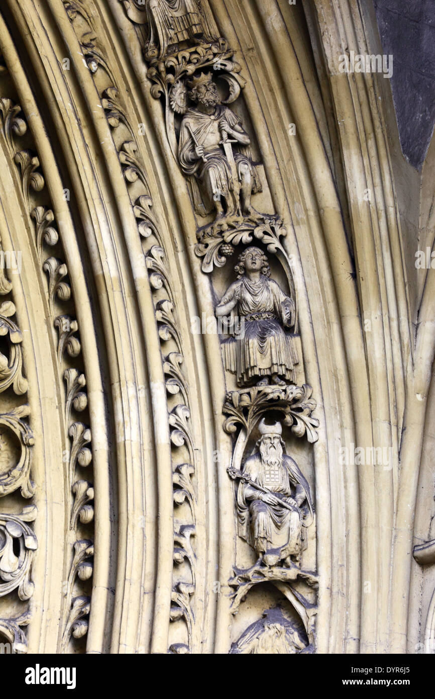 Westminster abbey north door entrance hi-res stock photography and ...
