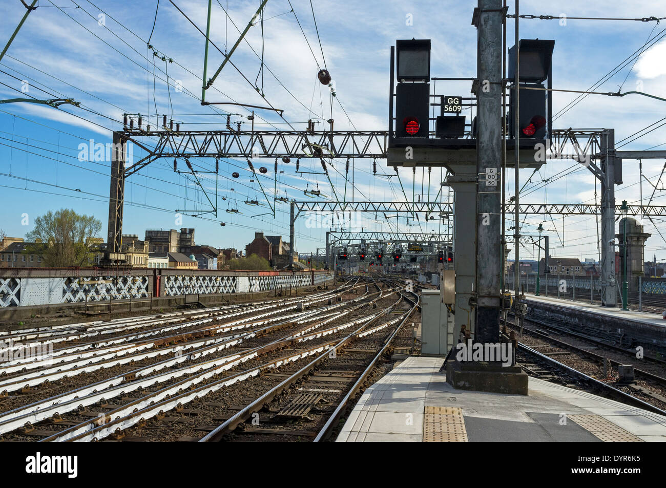 Signals railroad railway track hi-res stock photography and images - Alamy