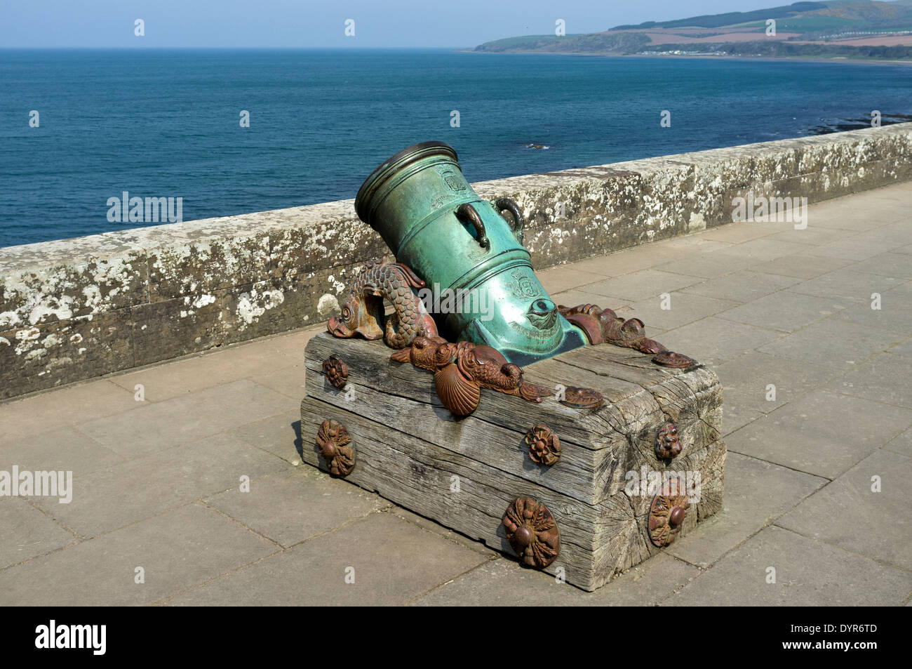 18th century cannon hi-res stock photography and images - Alamy