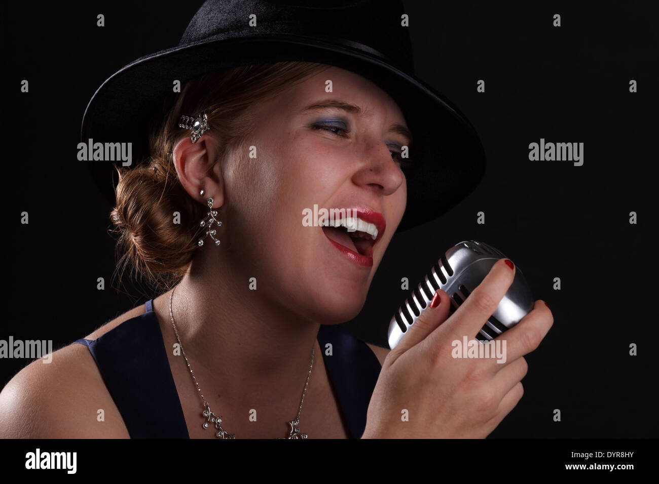 Female singer performing at jazz club hi-res stock photography and ...