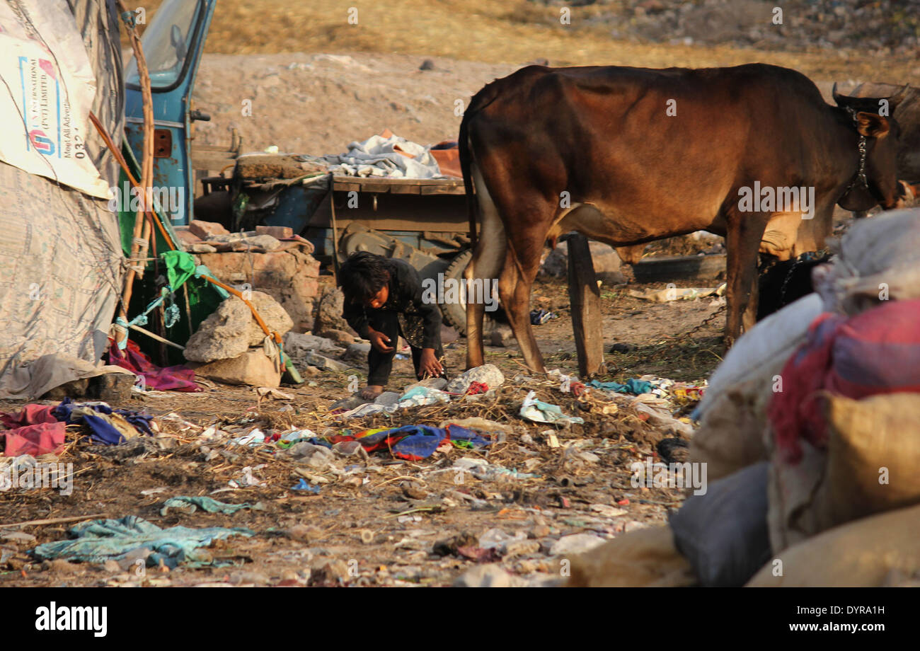 LAHORE, PAKISTAN, APRIL 24: Pakistani gypsy children playing in the dry ...